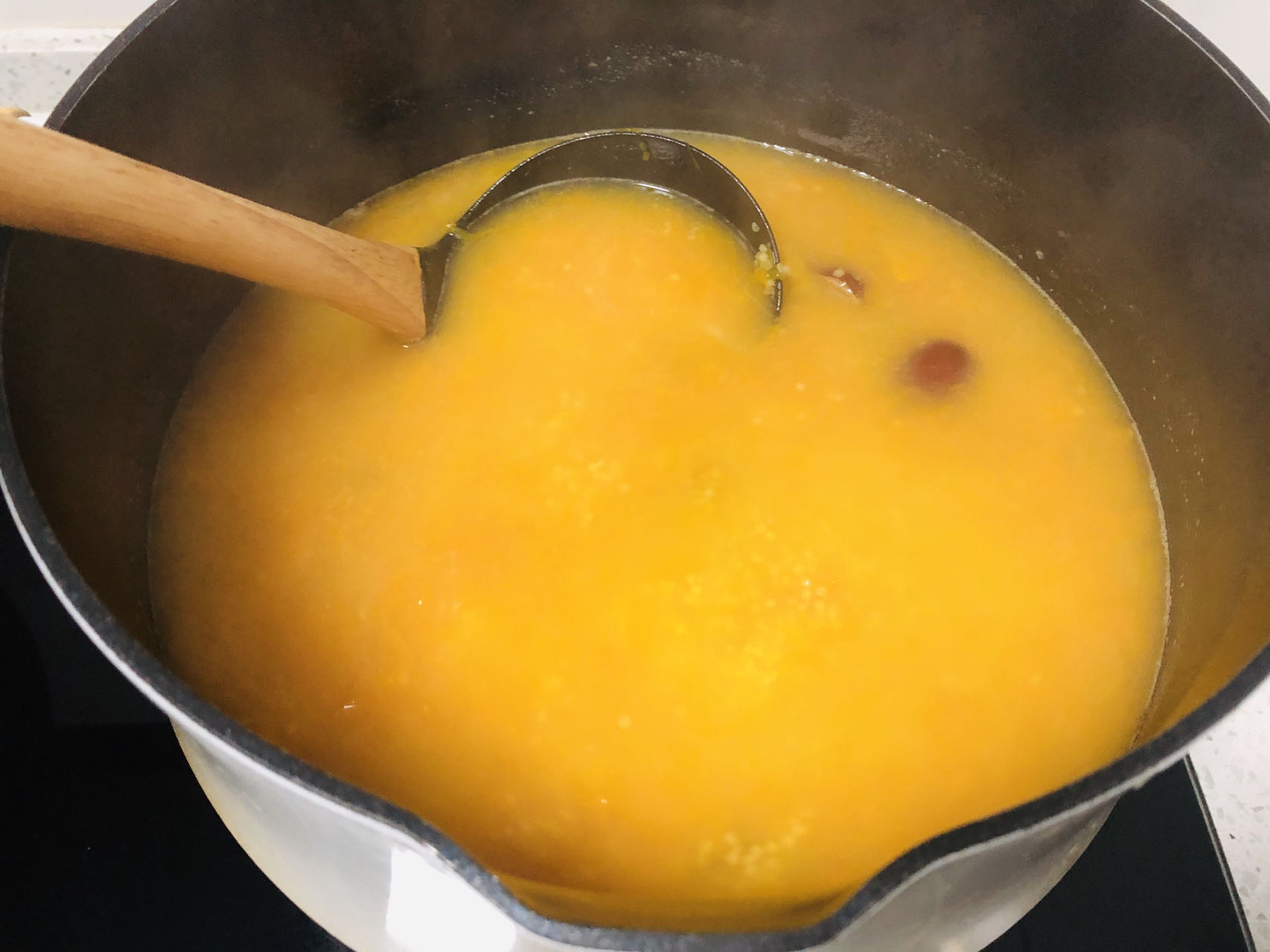 Boil millet porridge, hot water or cold water? Don't make a mistake ...