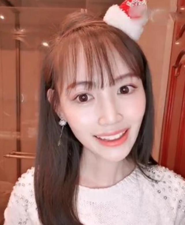 A recent photo of 37-year-old Ma Rong was exposed, the baby fat ...