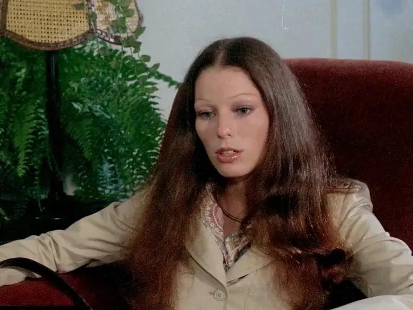 Discover art with a civilized eye - stunning goddess Annette Haven - iNEWS