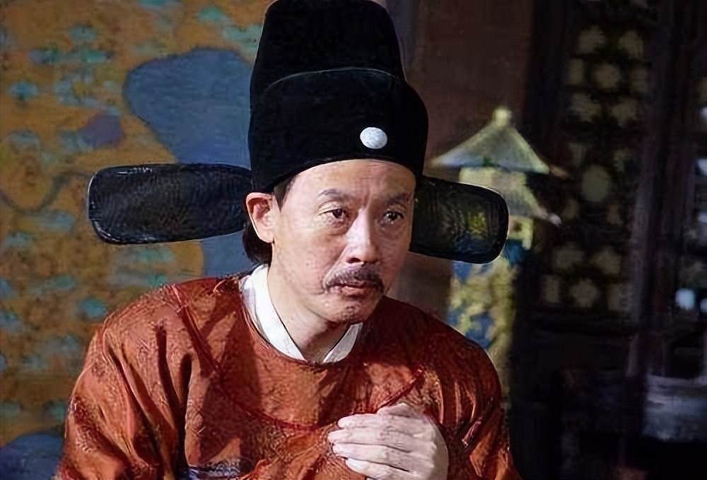 The first couplet of the censor: "The wind blows the Arhat and shakes ...