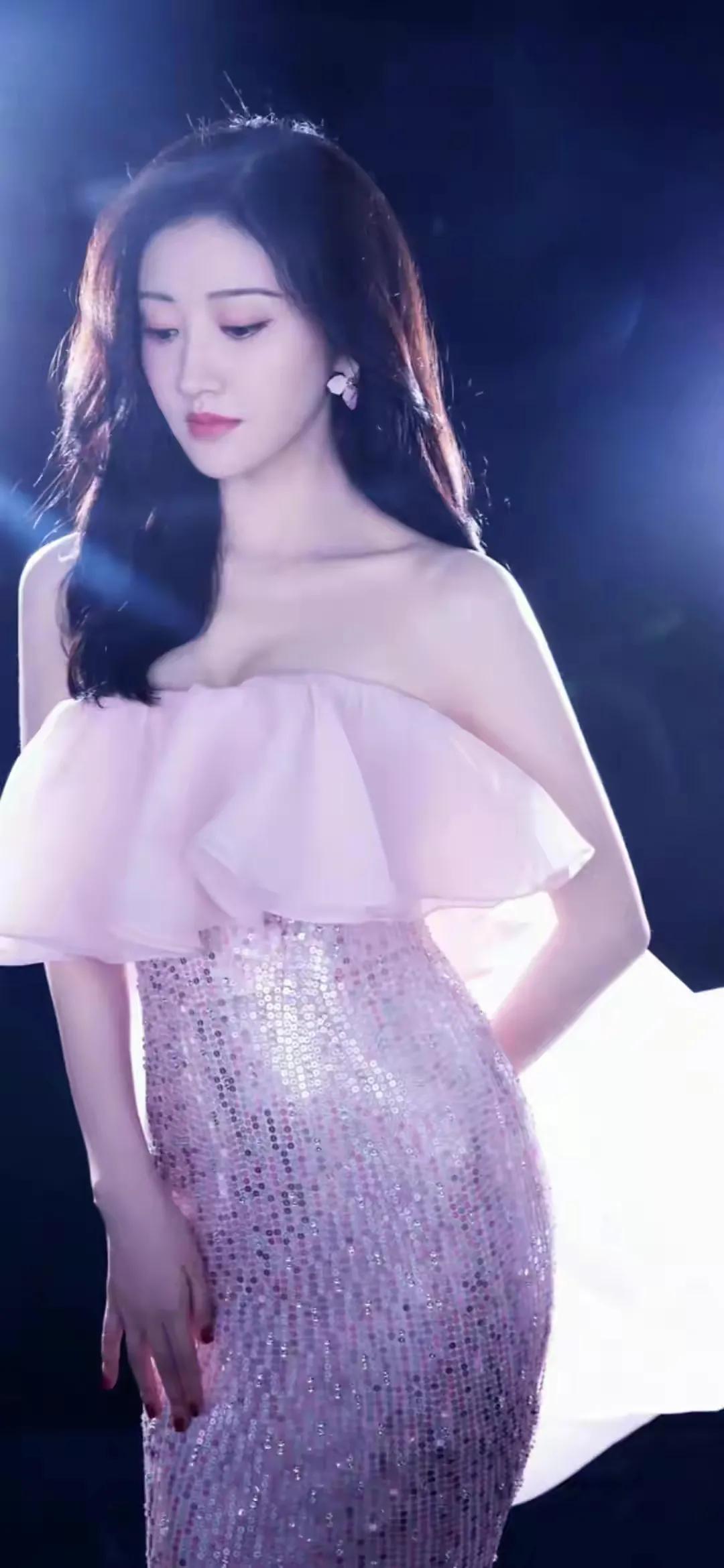 Sweet Goddess/Wallpaper - iNEWS