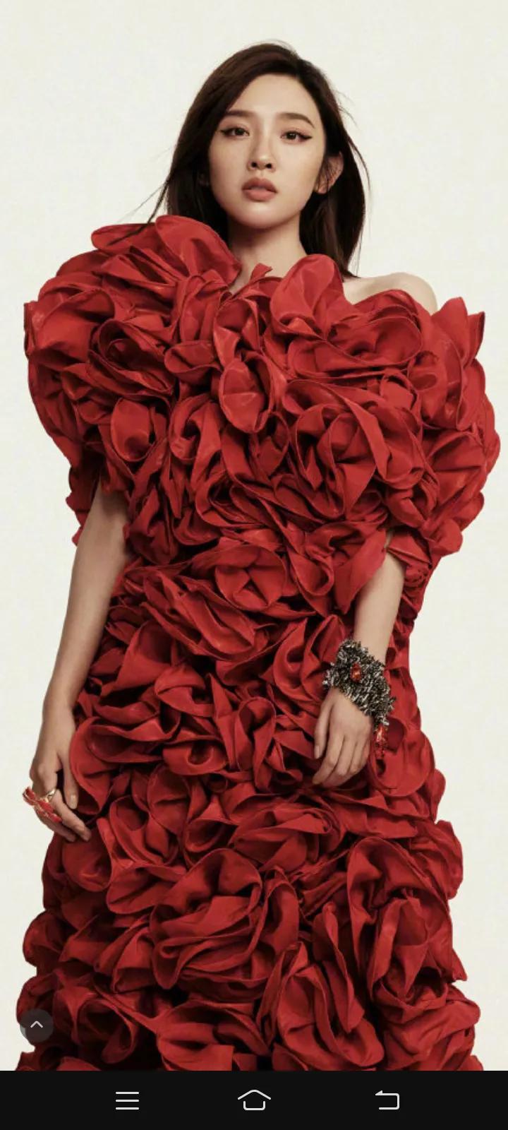 Tang Yixin's beautiful picture 1 - iNEWS