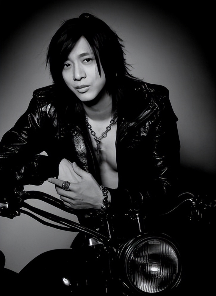 Zhong Liti's ex-husband Yan Zheng: The two fell in love at first sight, 8 years of marriage, but ...