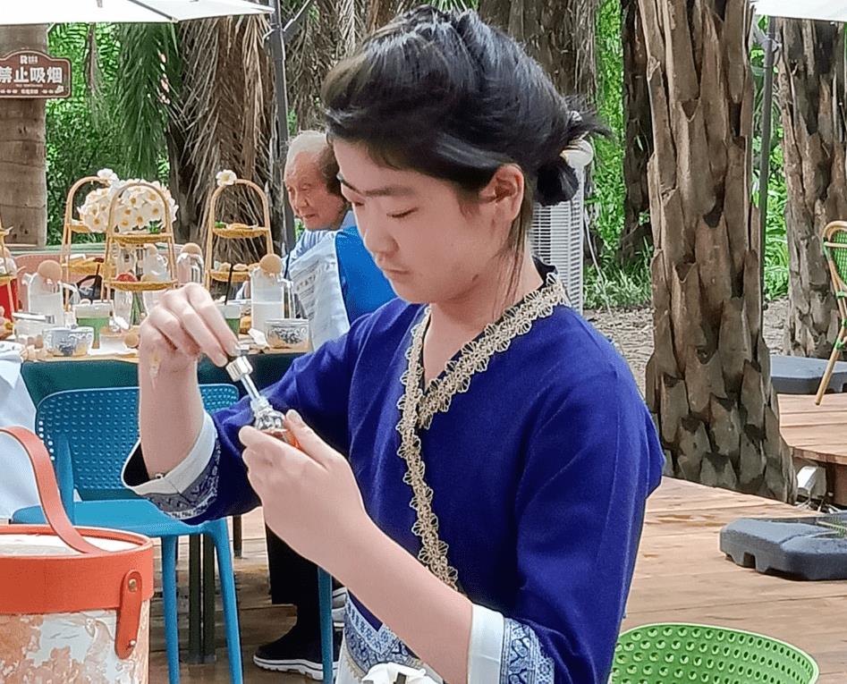 It turns out that Yao Ming's family is on a trip, and his 13-year-old ...