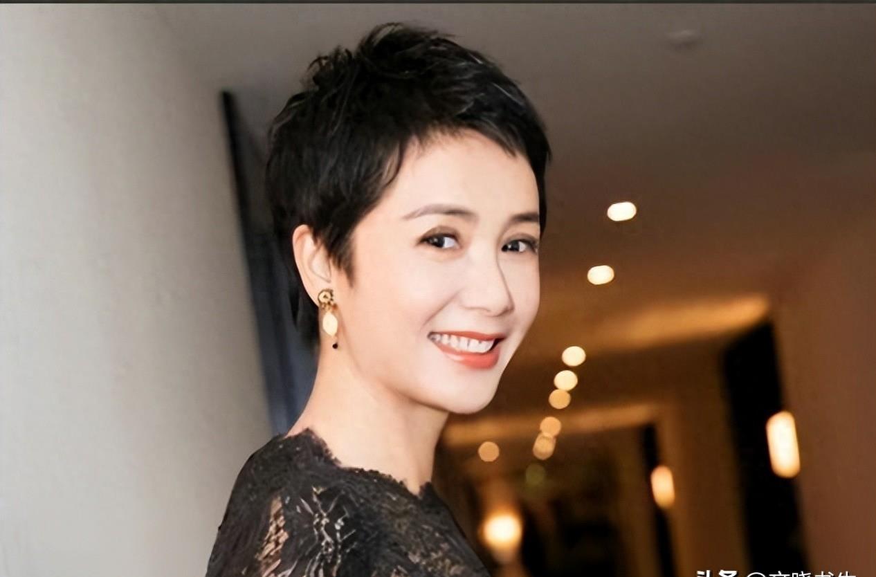 "Explosive inside story! Jiang Wenli didn't have enough clothes to wear, and her private photos ...