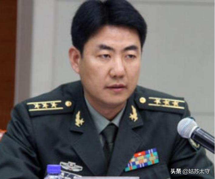 How high-ranking officers can be equipped with guards?General officers ...