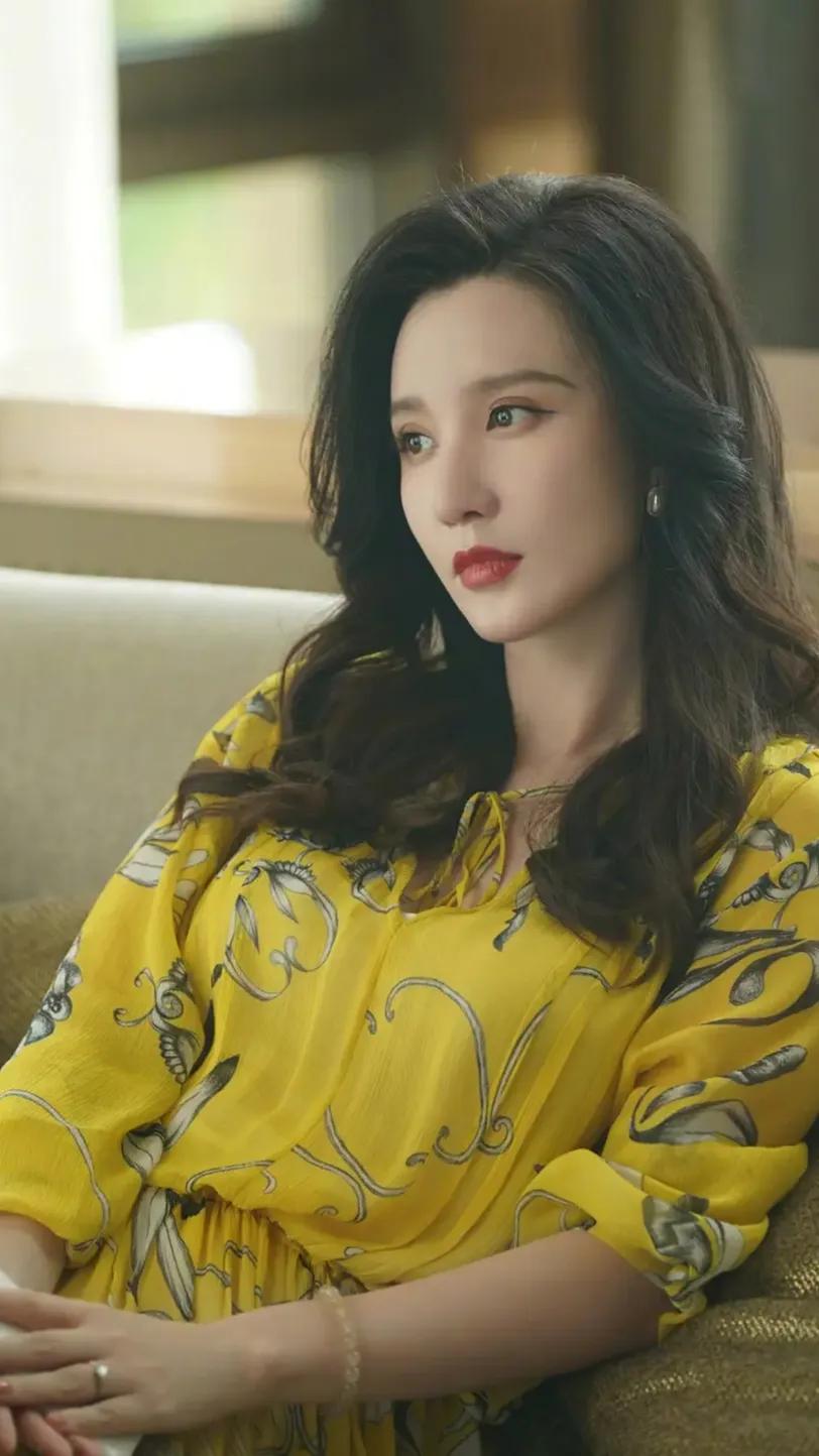 Sexy goddess. Zhang Meng - iNEWS