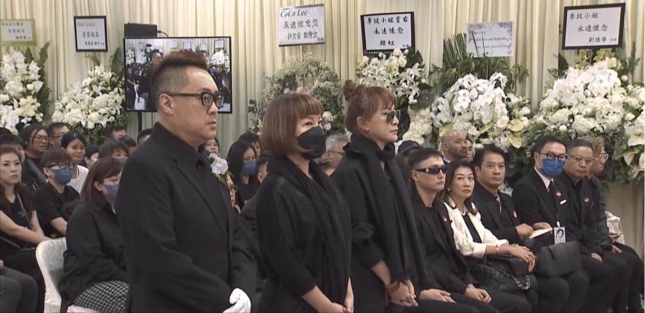 Coco Lee's funeral, the coffin was written back to the original name Li ...