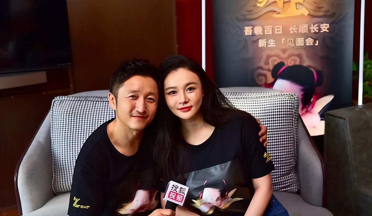 41-year-old Zou Shiming is worth more than 100 million yuan. His wife ...