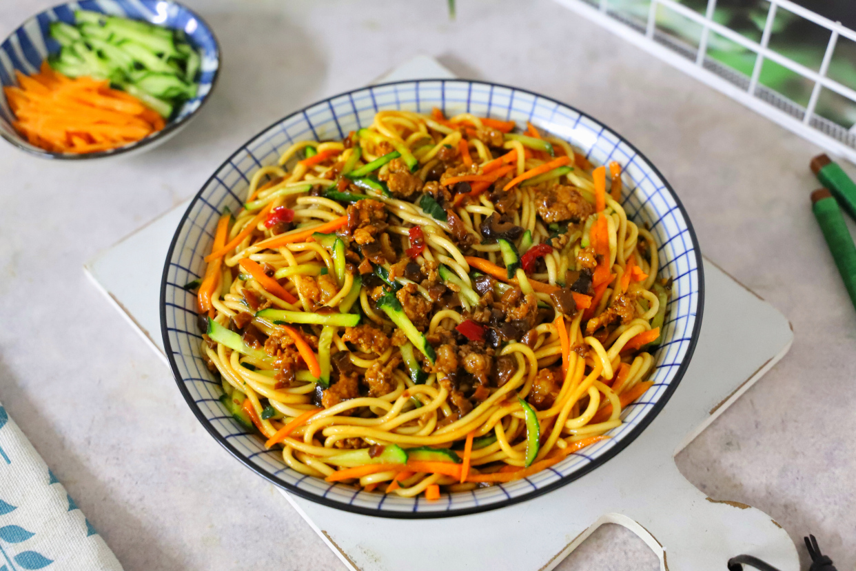 In summer, I crave this bowl of noodles, which is stronger than soup ...