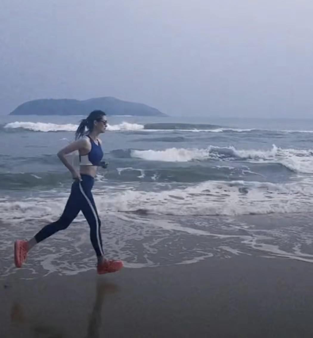 20 actresses are beautiful by the sea: Yin Tao looks like a girl, Xu ...