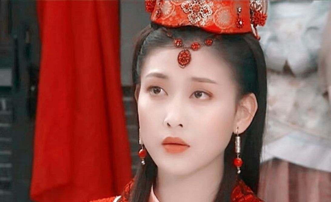How beautiful was Ellie (Li Caihua) when she was young? - iNEWS