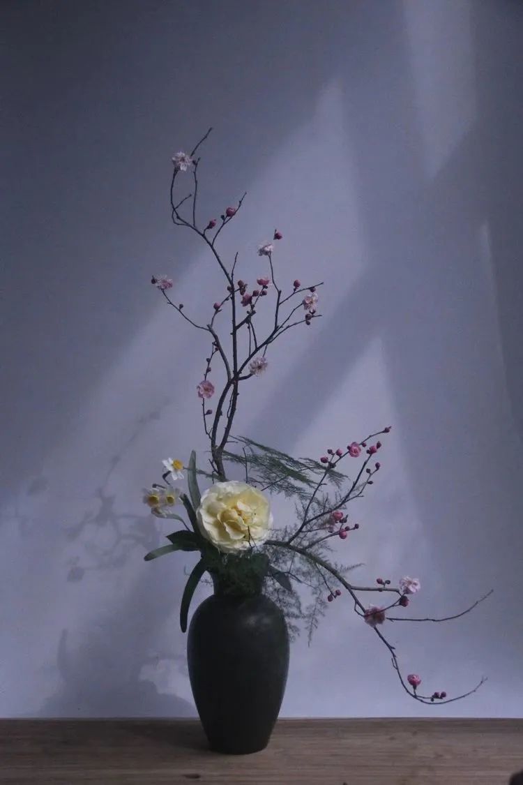 On the artistic conception of oriental aesthetics, traditional vase ...