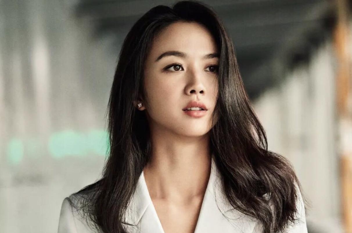 According to director Ang Lee's request, Tang Wei kept armpit hair for 8 months. What is the ...