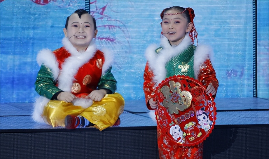 At the age of 6, he died at the age of 8 in the Spring Festival Gala ...