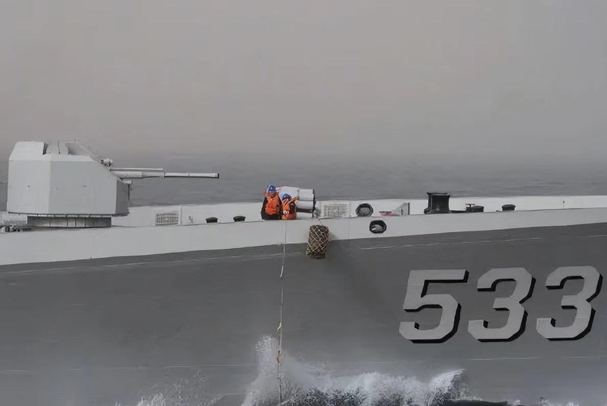 The naval escort team shows its strength, 052DL carries anti-stealth radar for action, and the ...