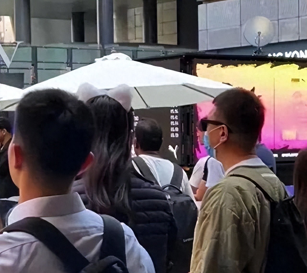 Sun Honglei immigrated to Australia, netizen: You don't have to believe in his character, but ...