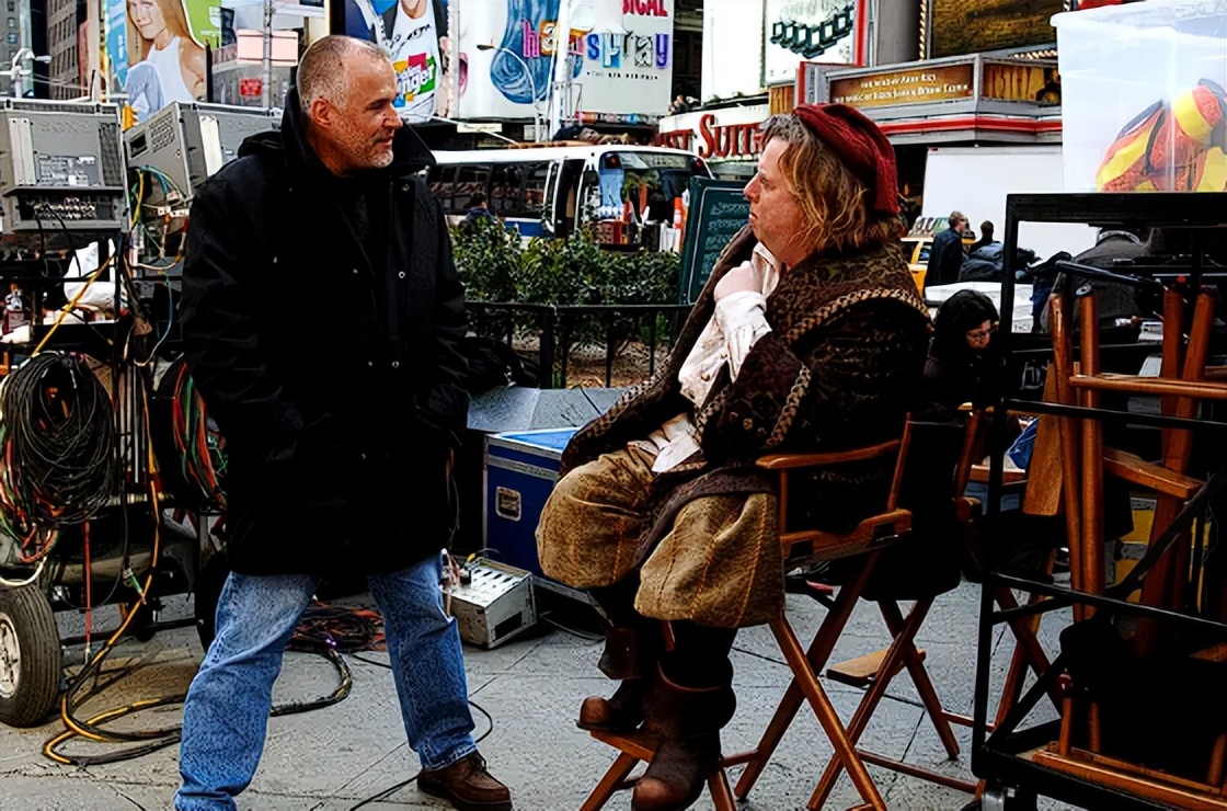 "Magic and Romance", the western social hierarchy was attacked to ...