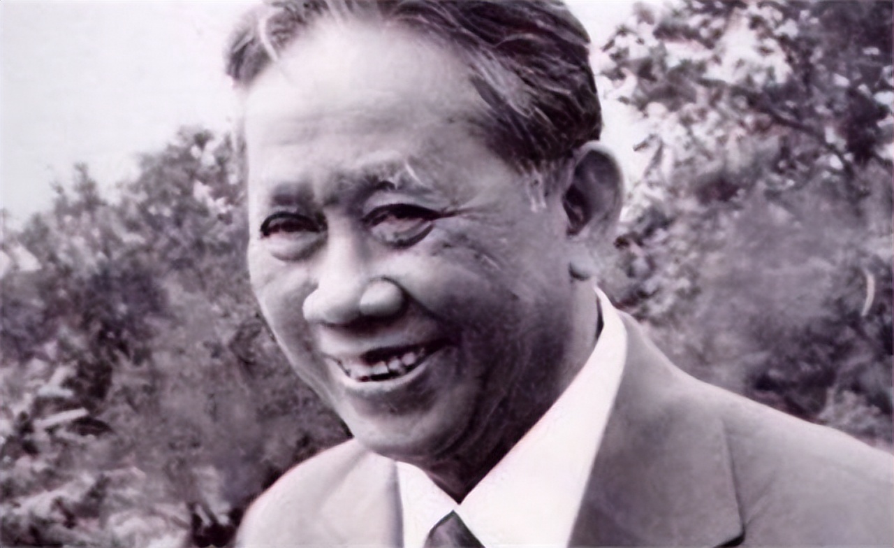 The head of the Tibetan nationality in Laoshan drew his sword to cut ...