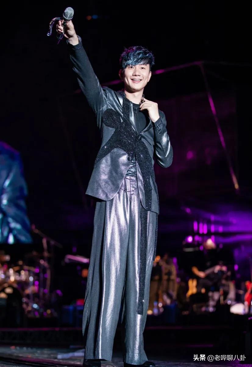 Lin Junjie officially announced the world tour concert, looking forward ...