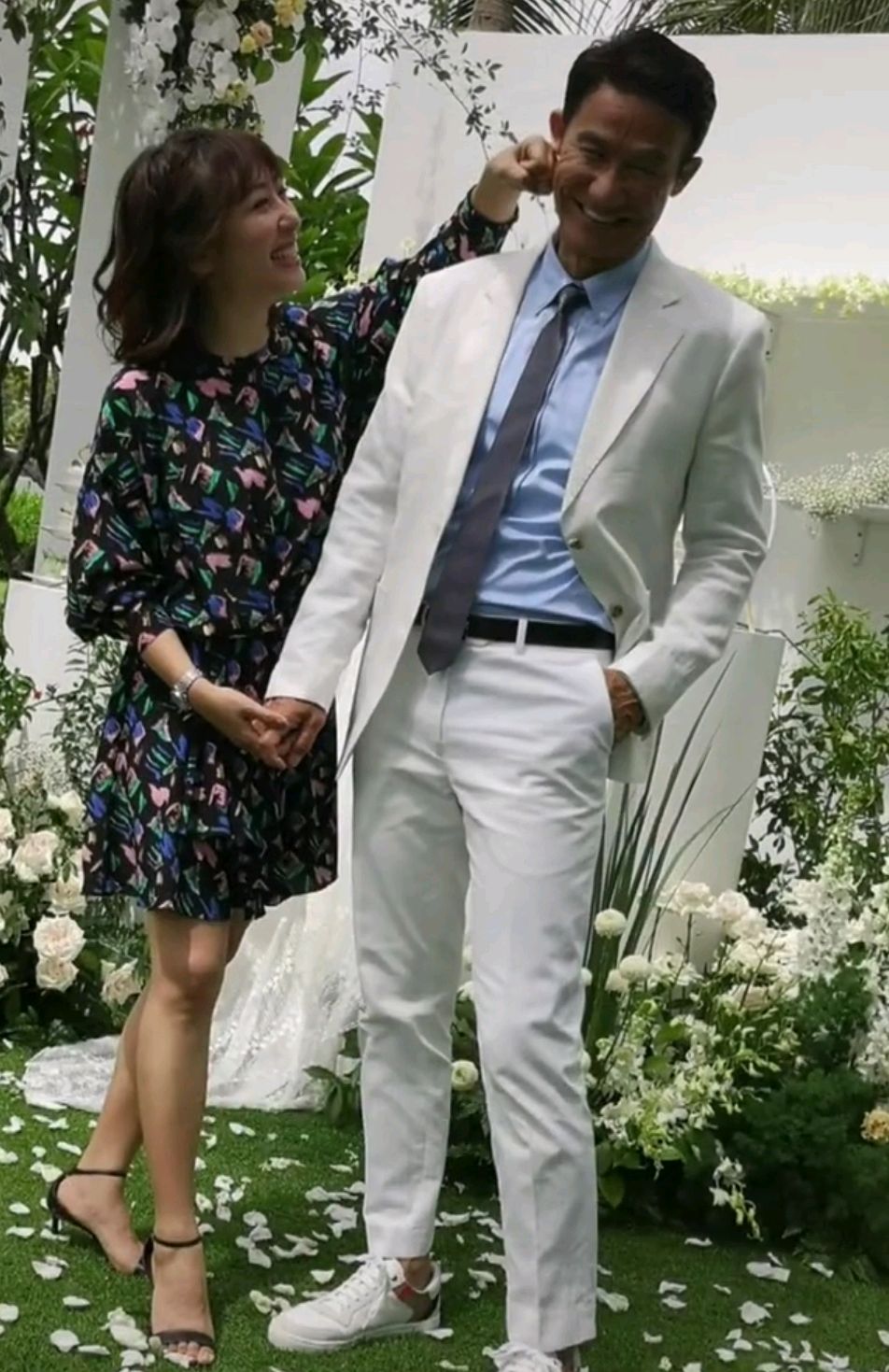 63-year-old Li Zixiong returned to his alma mater and took a group ...