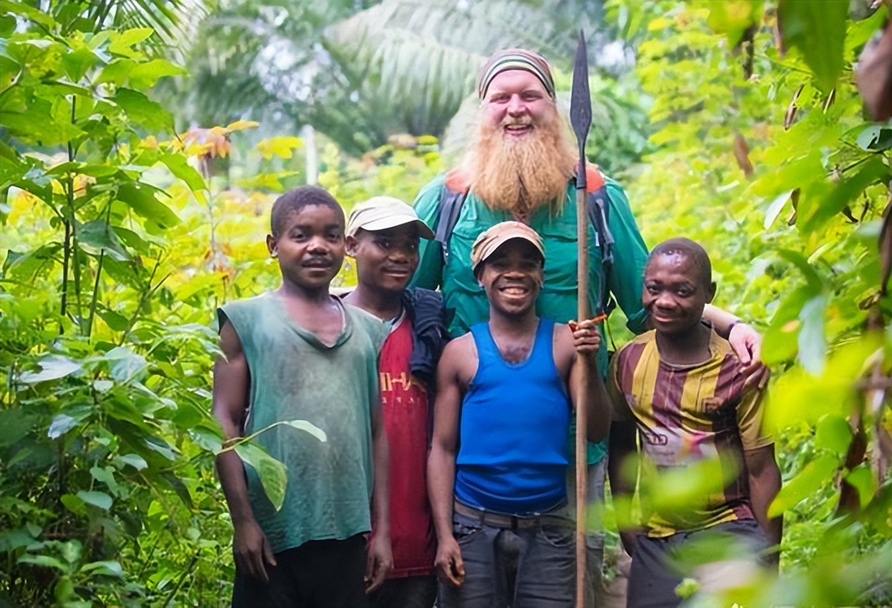 The real Lilliputian, who gave birth to children at the age of 8, has ...