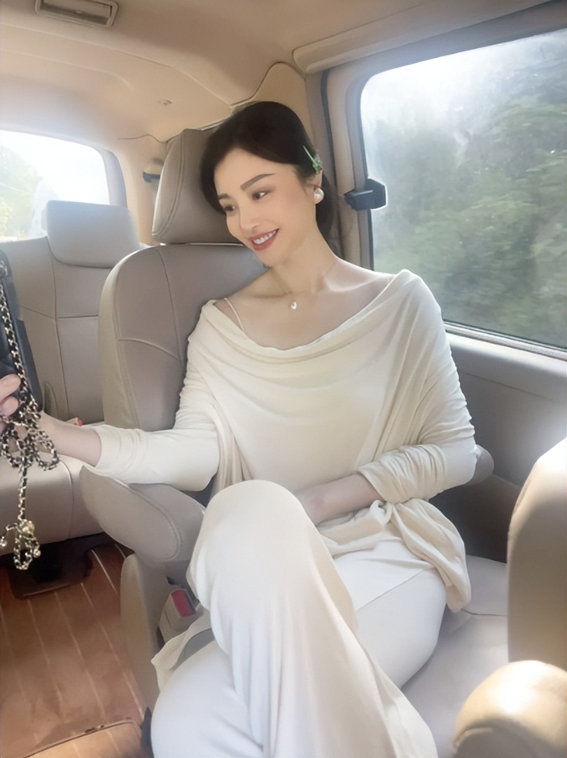 Ge Tian is in good condition in his new movie, talking and laughing in ...