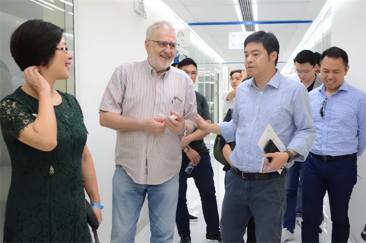 German Hans: After 15 years in China, he has a "Chinese green card" and ...