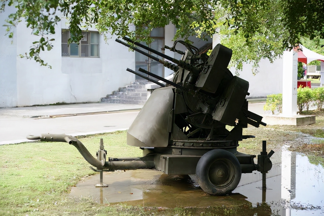 Taiwan M45 quadruple .50 anti-aircraft machine gun - iNEWS