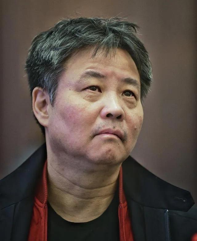 Reading Yu Hua's "Brothers": Life Is Hard - iNEWS