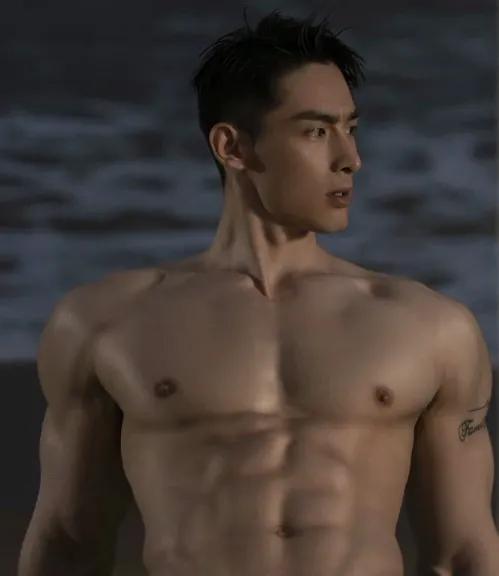 A male model who likes to take pictures - Guo Qiubo - iNEWS