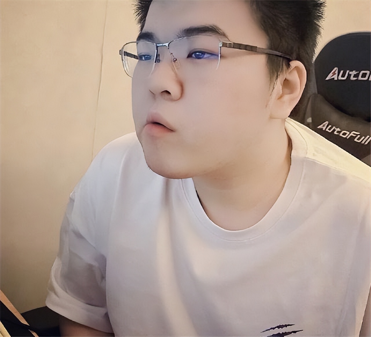 No wonder Wei Shen was in a hurry to retire, and his wife posted ...