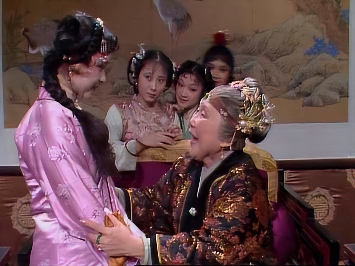 How much does Jia's mother love Xue Baoqin? The three decisions gave ...