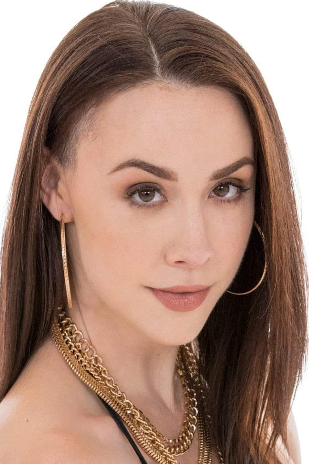 Chanel Preston, a beautiful actress of Indish descent - iNEWS