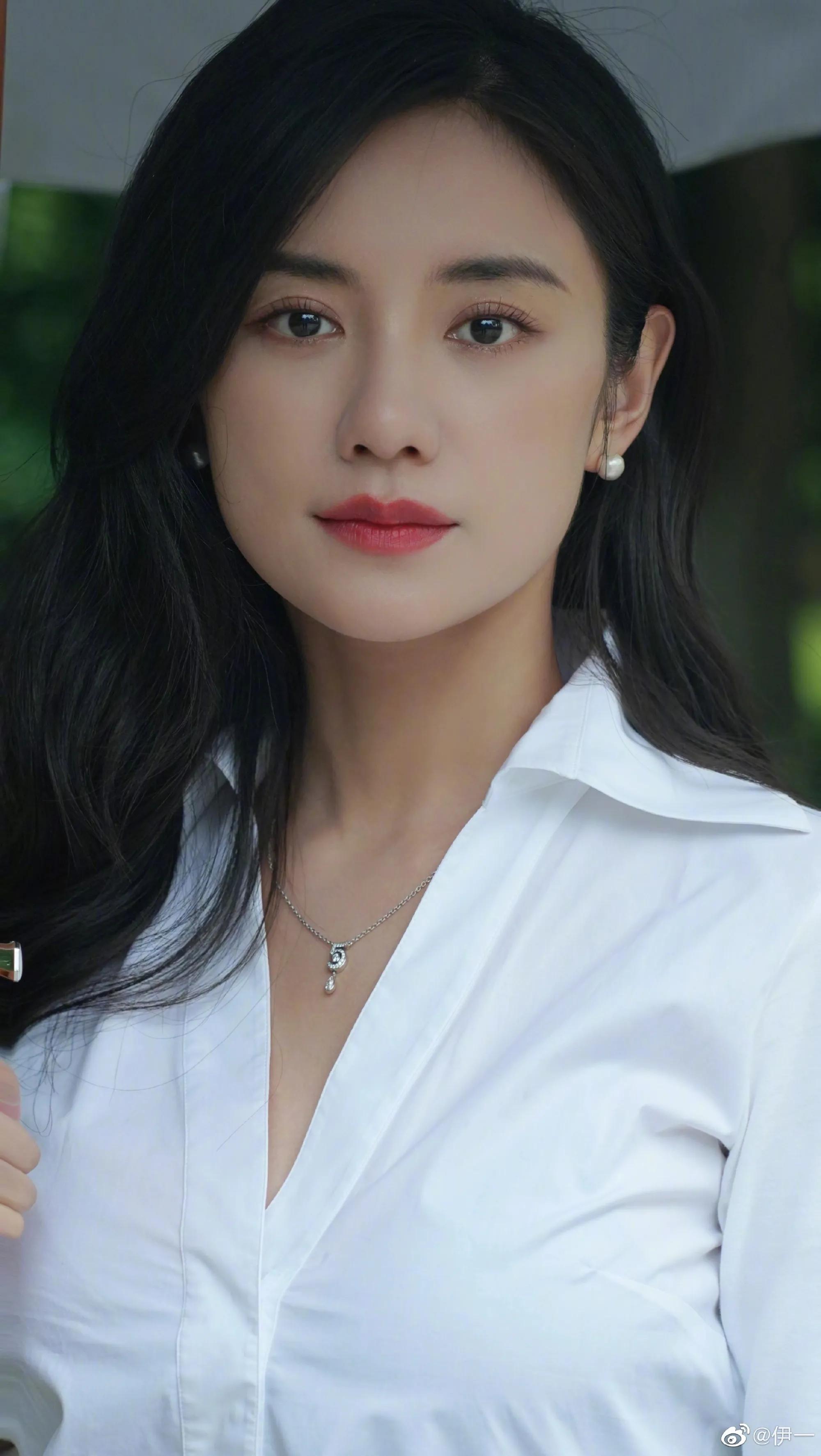 Yiyi beautiful picture - iMedia