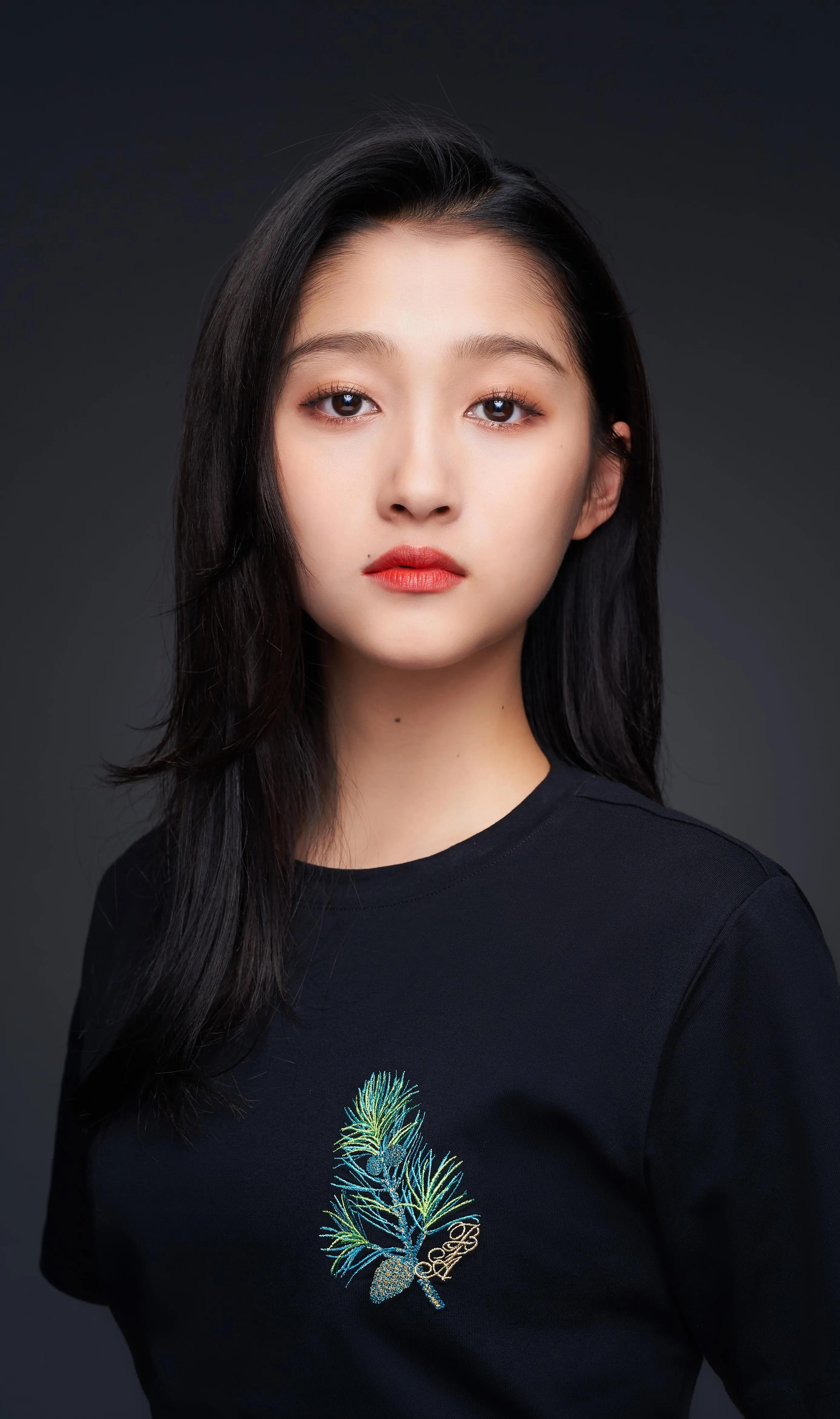 The snow in Guanhe is half clear, Xiaojiao wants to be slightly clear ...