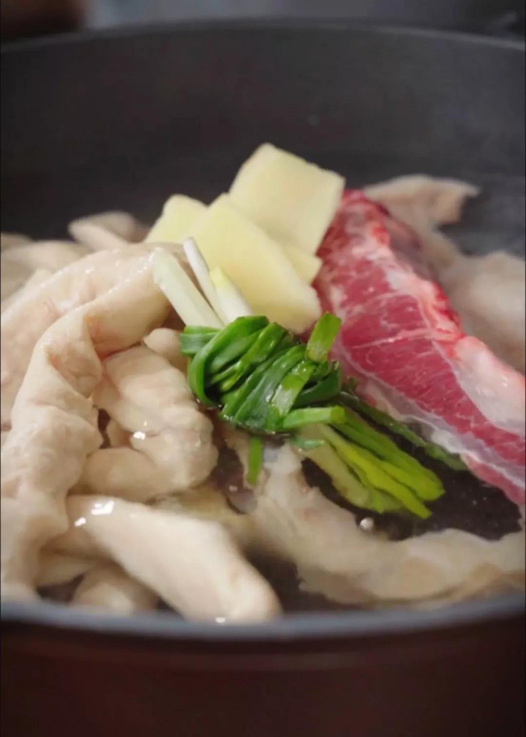 A famous dish, Cantonese style beef offal pot - iNEWS