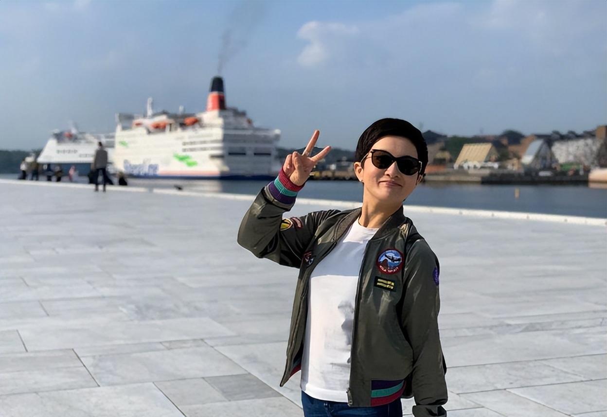 At the age of 14, Sa Beining said to the TV: "I will marry her when I ...