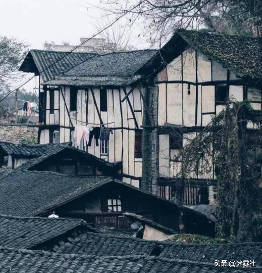 In 1945, the Chinese company commander married a Japanese female ...