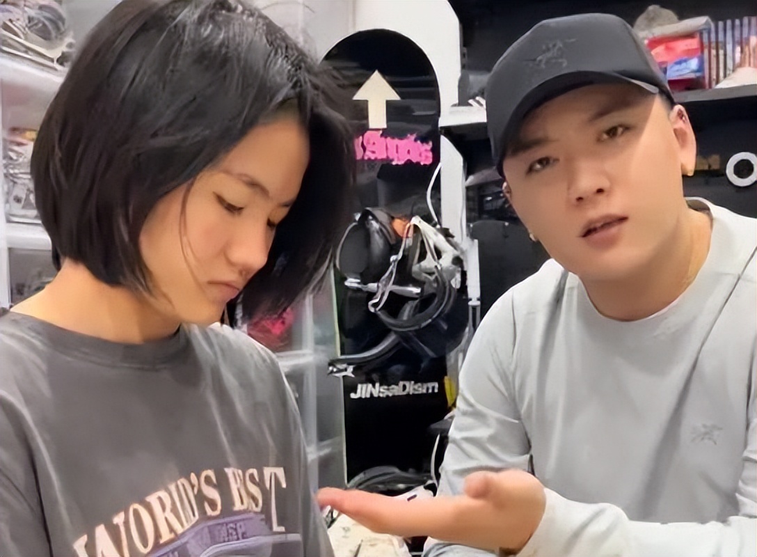 In order to gain traffic, Cui Jin "pretends" to be in harmony with Li Leyou?Netizen: It's so ...