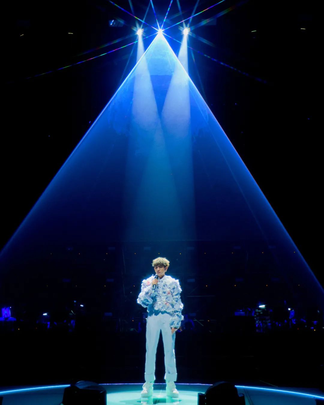 Wang Yuan's "Casual Thoughts" is ethereal and romantic, and hides the ...