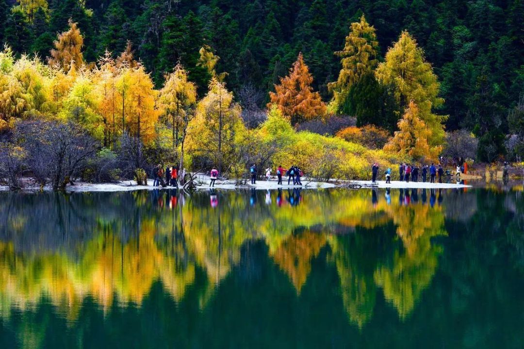 Walk into the Bipenggou scenic area, with charming landscapes and ...