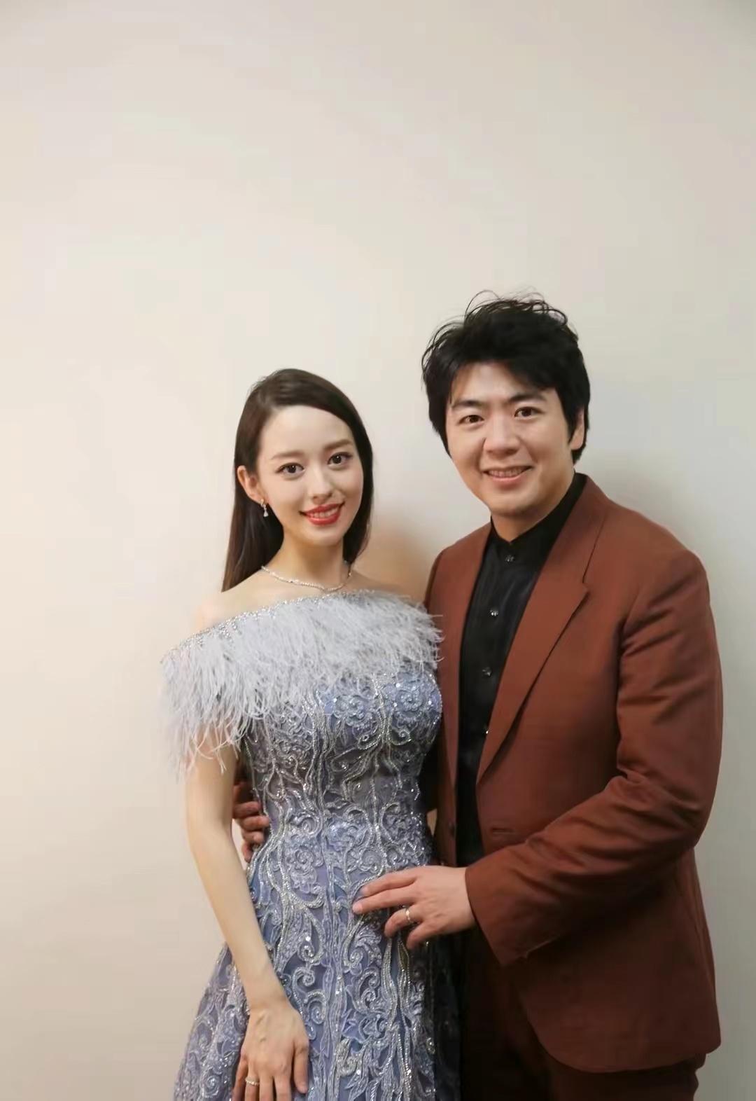 Lang Lang and his wife held a luxurious private dinner abroad - iNEWS