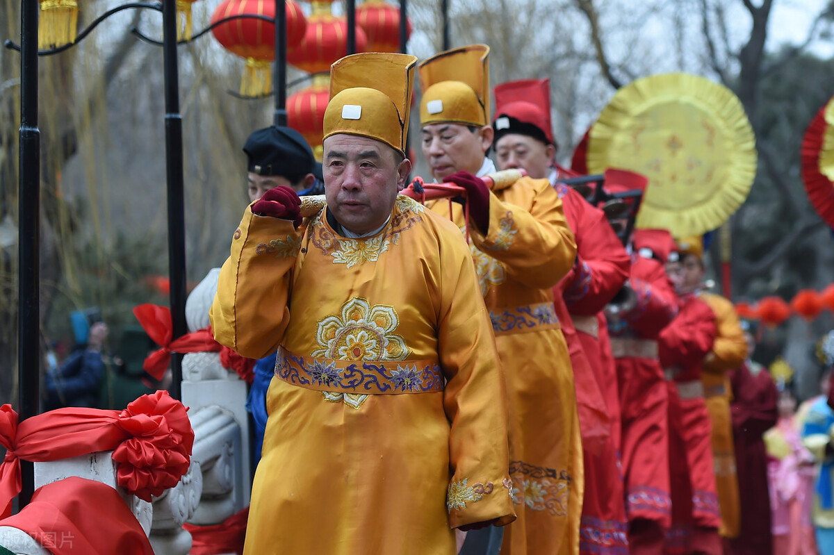 Yuanchun family visit - iNEWS