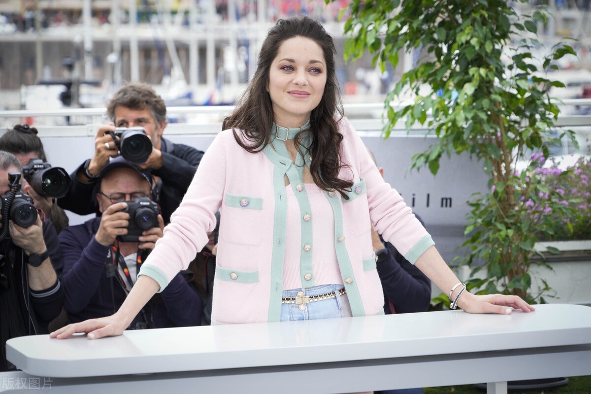 The red carpet in Cannes is star-studded, Little Li Zilong is handsome ...