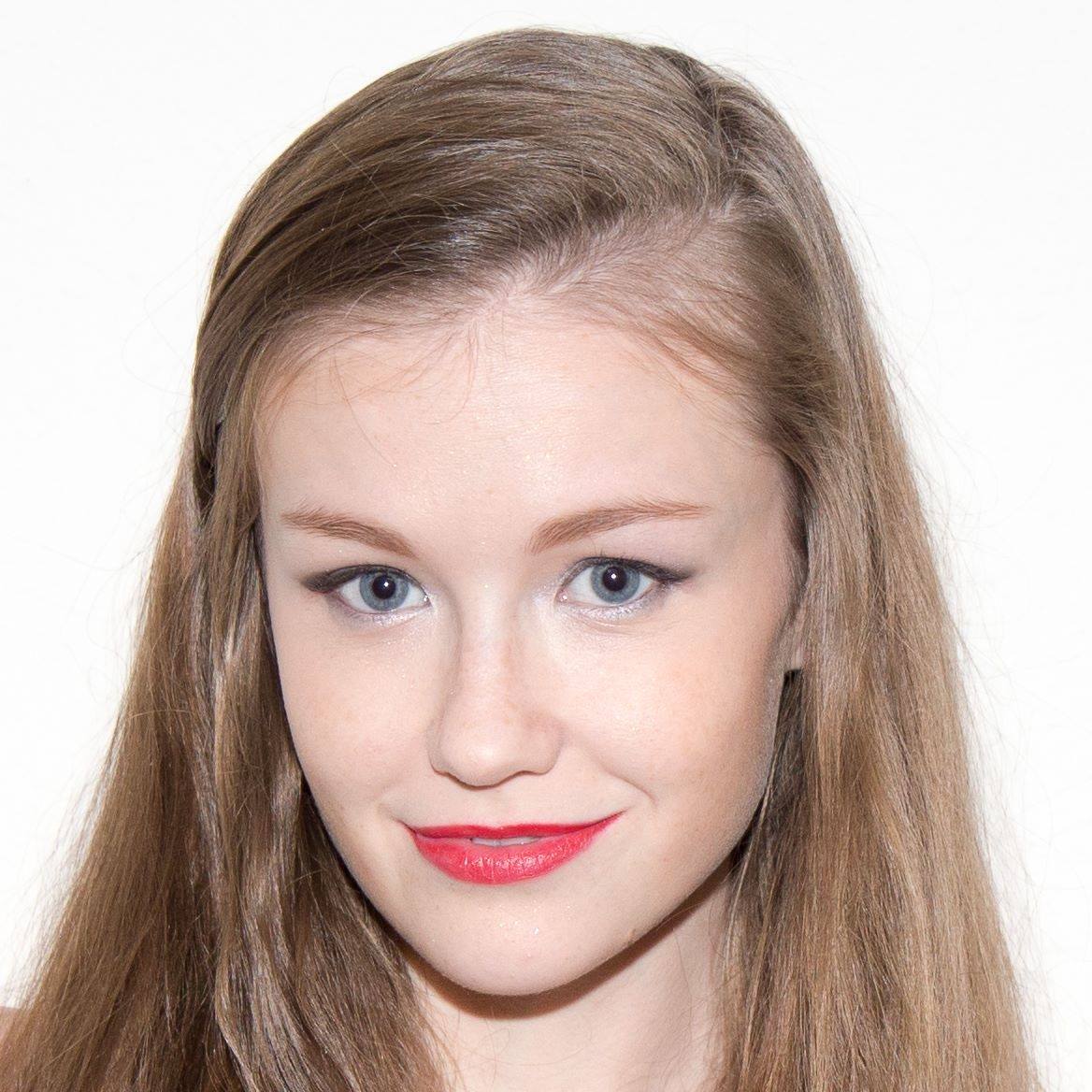 艾米麗·布魯姆 (Emily Bloom)，來自烏克蘭的完美女人 - 頭條匯