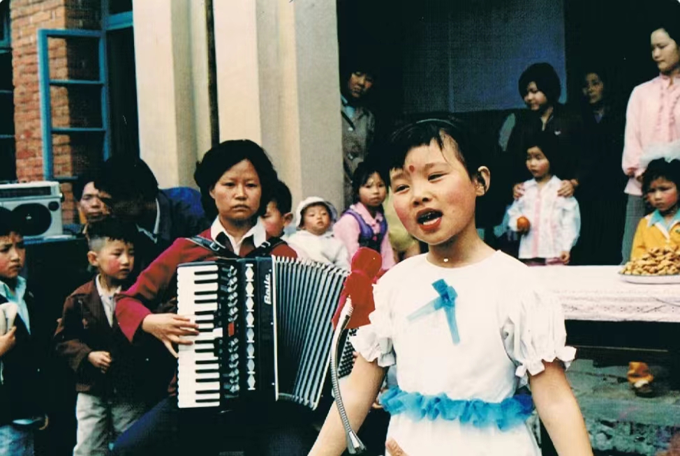 This time, the 47-year-old Gong Linna, who became famous by "Ray", made ...