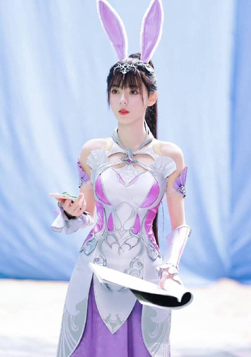 "Douluo Continent2" starts Reuters, Zhang Yuxi wears a purple dress with rabbit ears, just like ...