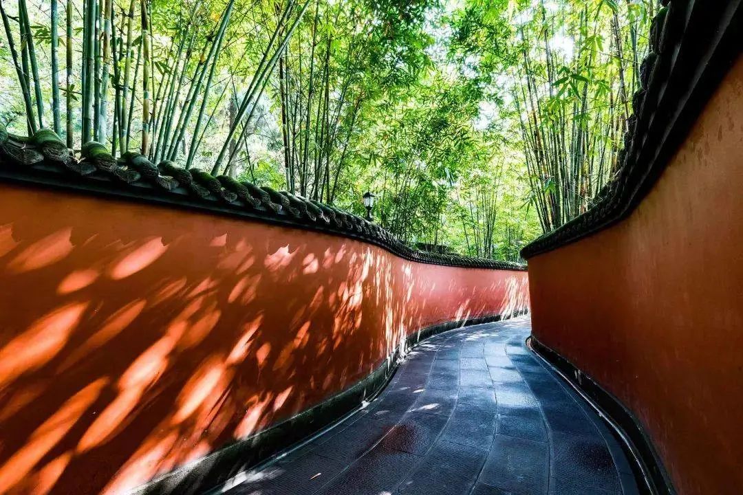 Walk into Du Fu Thatched Cottage - iNEWS