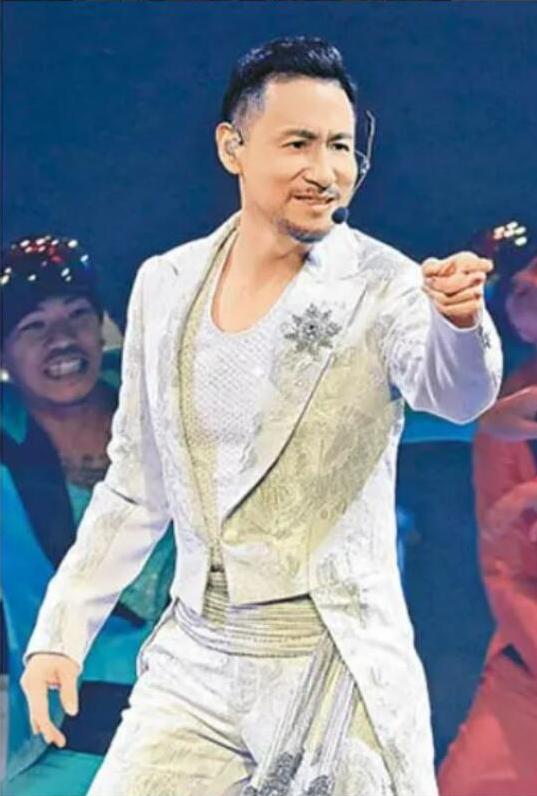 Singers flock China to plant flags for concert - iNEWS